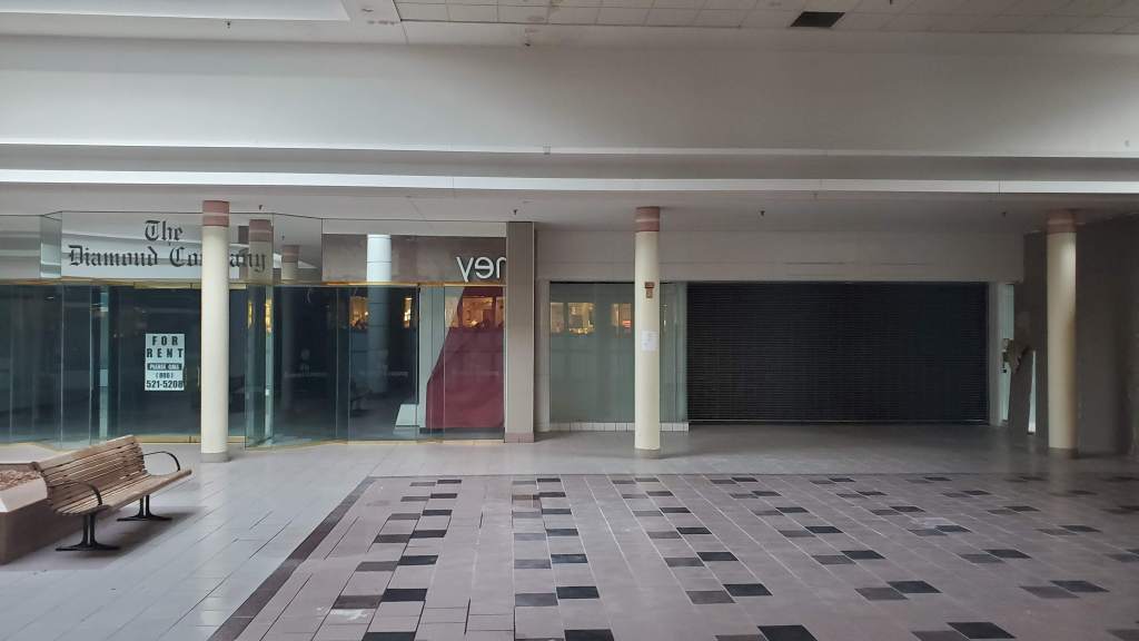 Canton Centre (Mellett) Mall: The Little Mall That Couldn’t – Dad Blog